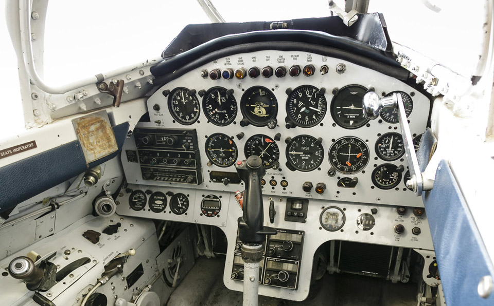 Lockheed T–33 shooting star: Taming the T-Bird - AOPA